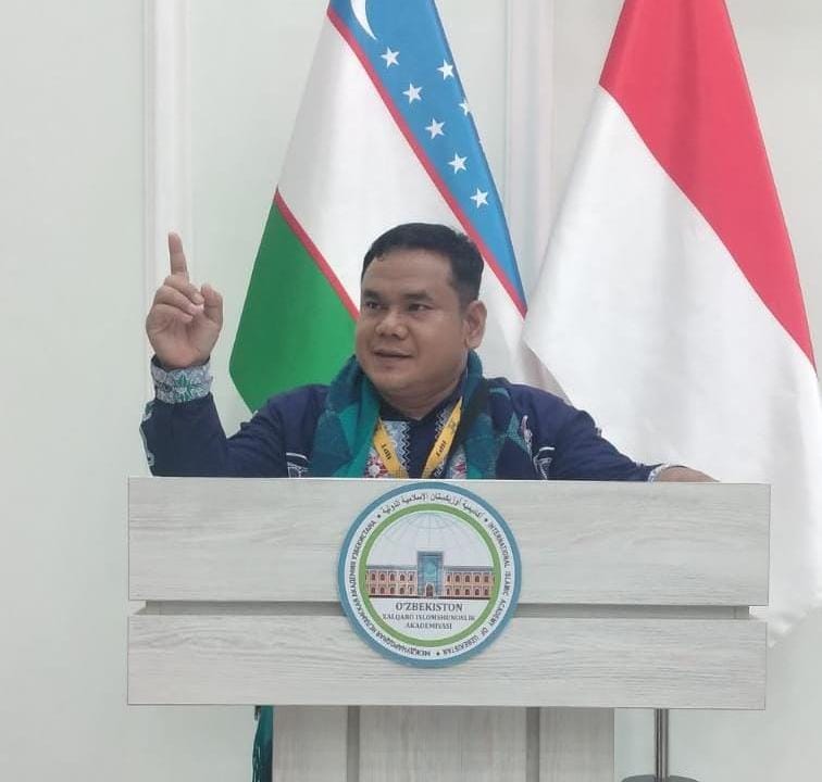 Dr. KH. Hasani Ahmad Said, Perwakilan Indonesia dalam Konferensi ...